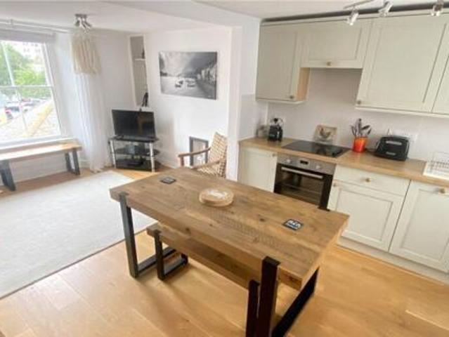 Newport Street, Dartmouth, 2 Bedroom Apartment