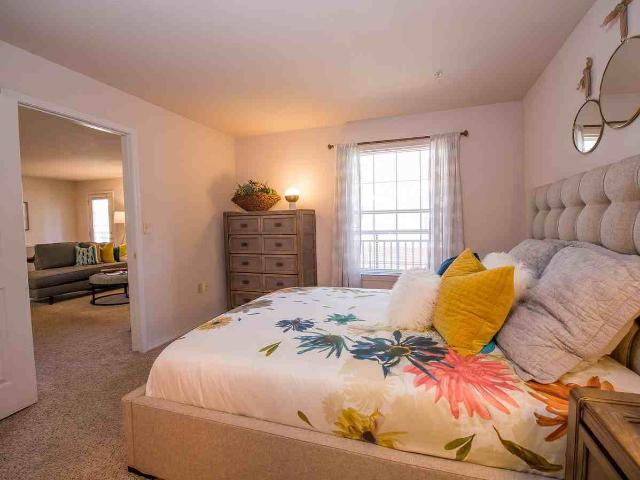 Newport Wichita Apts. 1 Bedroom Apartment for Rent at 770 N Silver Springs Blvd, Wichita, KS 67212