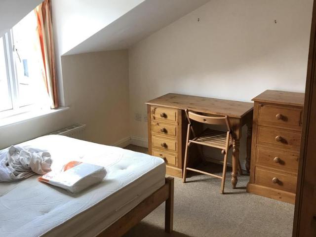 Newport 6 bed house share to rent £2,646 pcm £611 pw