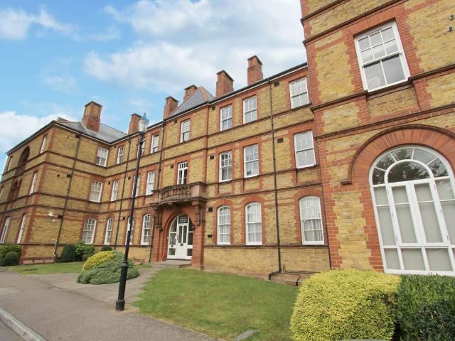 Newsholme Drive, London N21, 2 bed flat to rent, £1,800 pcm | PrimeLocation
