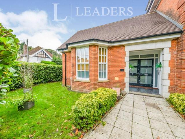 Newsom Place, St. Albans, AL1 2 bed flat to rent £2,200 pcm £508 pw