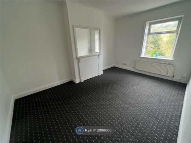 Newsome Road, Huddersfield HD4, 2 bed terraced house to rent, £650 pcm | PrimeLocation