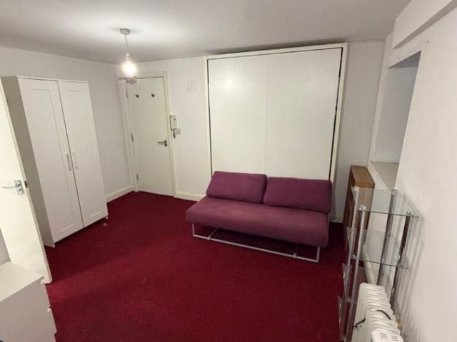 Newsome Road, Newsome, Huddersfield HD4, 1 bed flat to rent, £550 pcm | PrimeLocation
