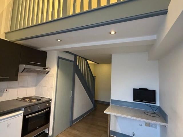 Newsome Road, Newsome, Huddersfield HD4, 1 bed flat to rent, £600 pcm | PrimeLocation