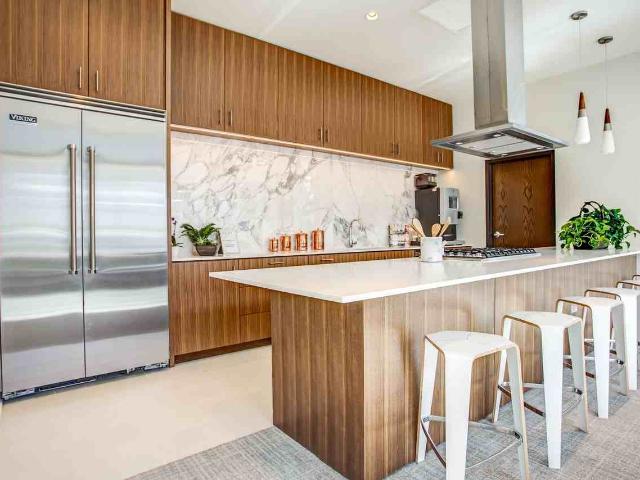 Next Apartments 2 Bedroom Apartment for Rent at 347 W Chestnut St, Chicago, IL 60610 Near North Side