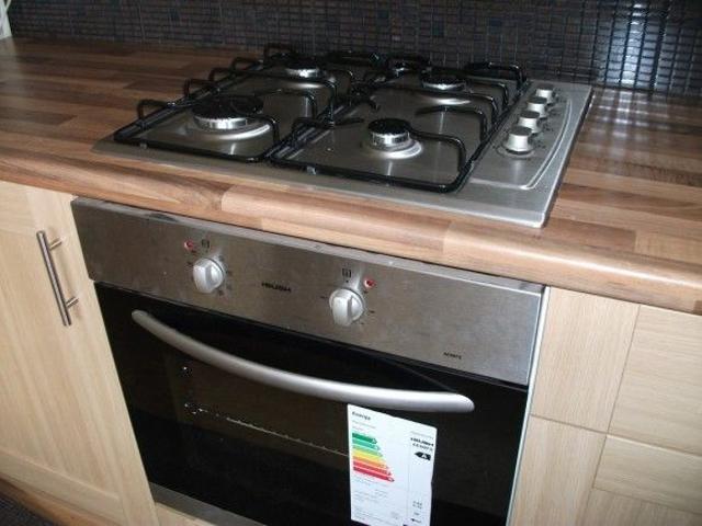 Next to Hull University, Spacious 4 Bed semi detached student property