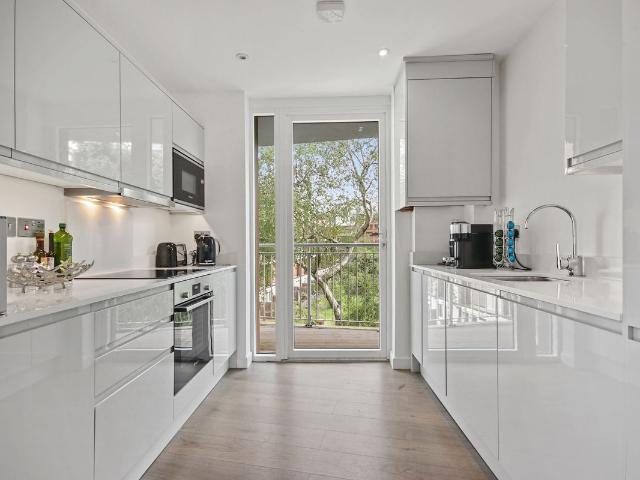 Nexus Apartments, Borough SE1, 2 bed flat to rent, £3,142 pcm | PrimeLocation