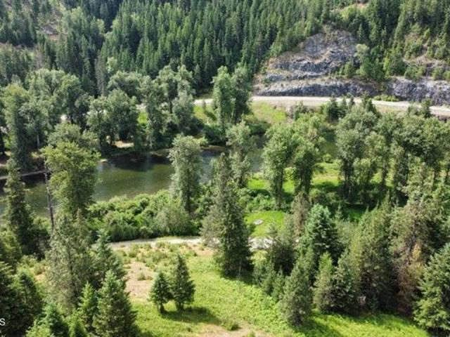 Nka Milwaukee Rd, Calder, ID 83808