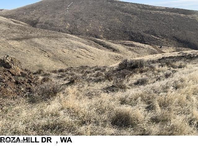 Nka Roza Hill Dr, Yakima, WA 98901