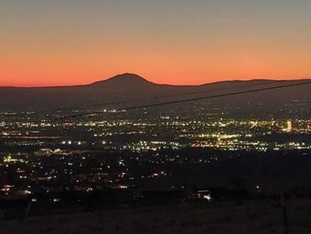 Nka Roza Hill Dr, Yakima, WA 98901