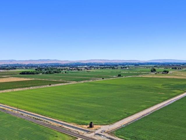 Nka Yost/Robbins Rd, Toppenish, WA 98948