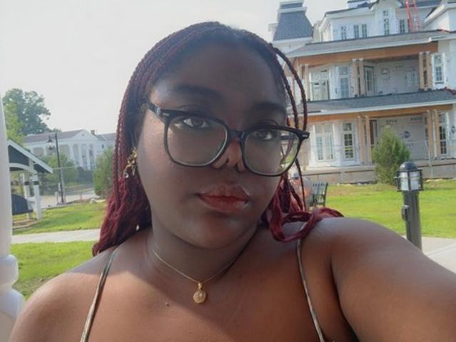 Nkroma O is offering a Room For Rent in Avenues West, Milwaukee in April 2027 $0.00
