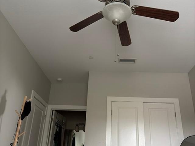 Ni K D is offering a Room For Rent in CBD / Warehouse District, New Orleans in August 2026 $0.00