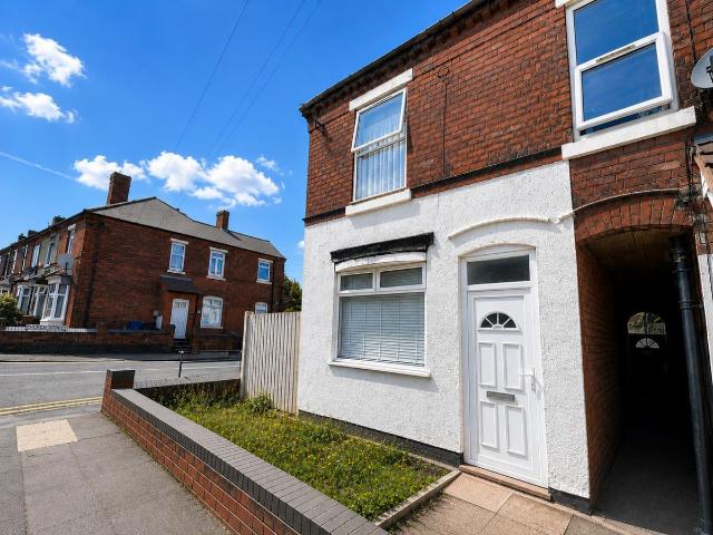 Nimmings Road, Halesowen B62, 2 bed maisonette to rent, £950 pcm | PrimeLocation