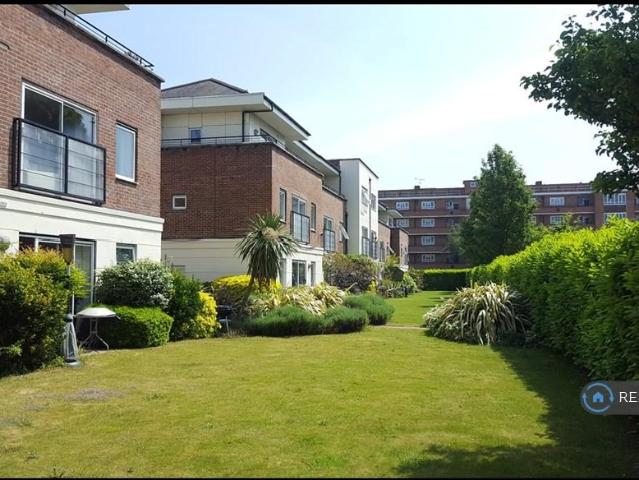 Nine Elms, London, SW8 2 bed flat to rent £2,750 pcm £635 pw