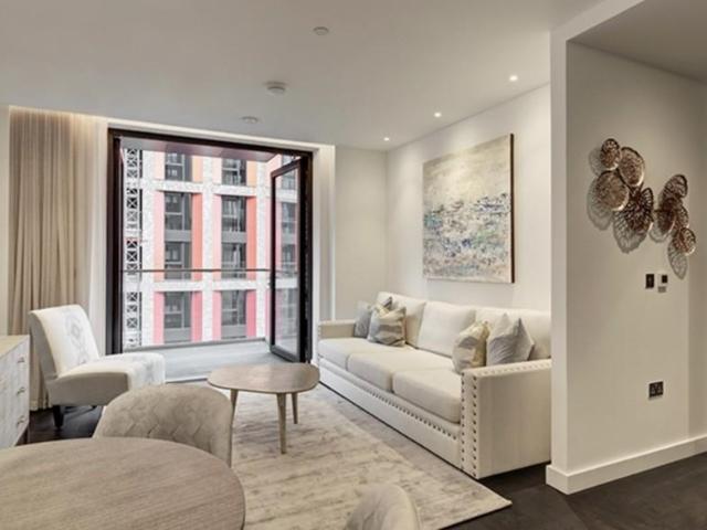 Nine Elms, London 1 bed flat to rent £3,033 pcm £700 pw