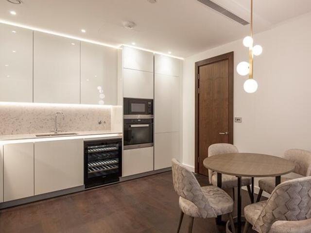 Nine Elms, London 2 bed flat to rent £5,742 pcm £1,325 pw