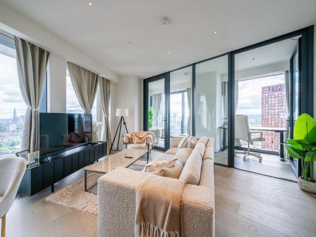 Nine Elms Lane London SW8 2 bed apartment to rent £7,800 pcm £1,800 pw