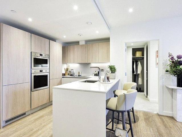 Nine Elms Lane, London, SW11 2 bed apartment to rent £3,985 pcm £920 pw