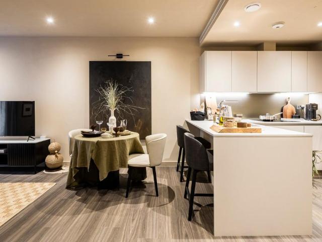 Nine Elms Lane, London SW11 3 bed apartment to rent £5,575 pcm £1,287 pw