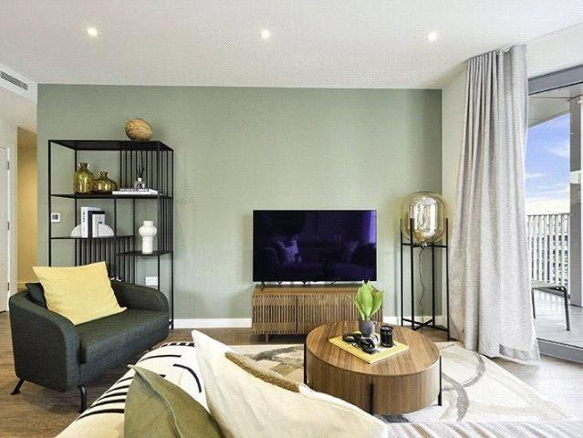 Nine Elms Lane, London, SW11 3 bed apartment to rent £5,595 pcm £1,291 pw