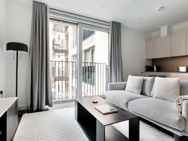 Nine Elms SW11, Studio to rent, £3,080 pcm | PrimeLocation