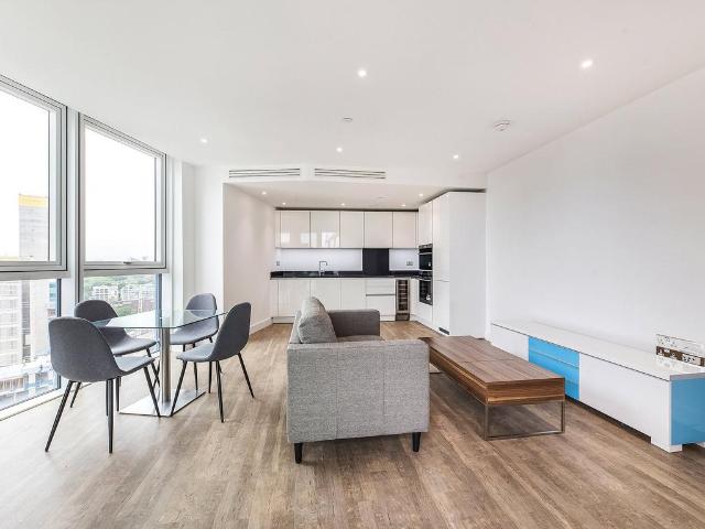 Nine Elms Point, 50 Wandsworth Road, SW8 2 bed apartment to rent £3,857 pcm £890 pw