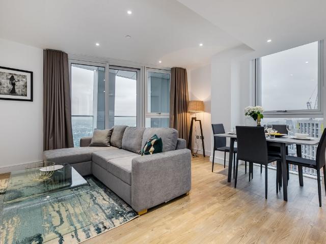 Nine Elms Point, Haydn Tower, 50 Wandsworth Road SW8, 1 bed flat to rent, £3,456 pcm | PrimeLocation