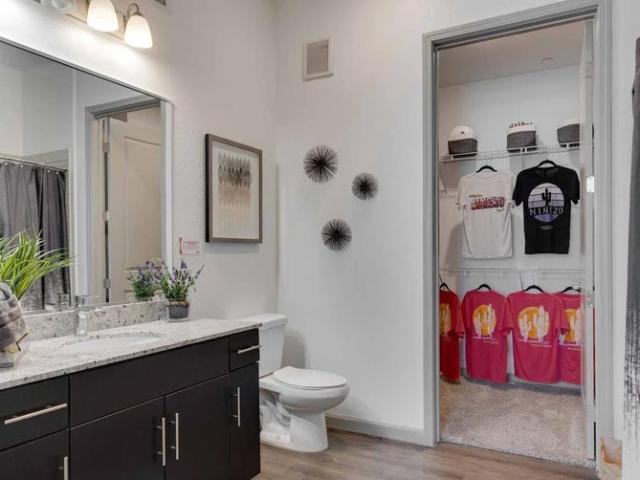 Nine 20 Apartment AVAILABLE w/ TWO ROOMIES