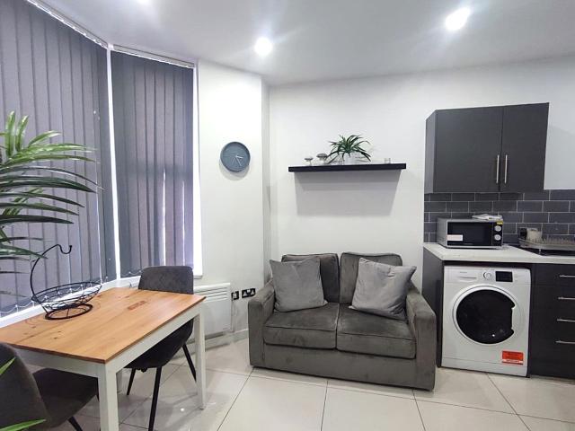 Ninian Park Road, Cardiff CF11, 1 bed flat to rent, £825 pcm | PrimeLocation
