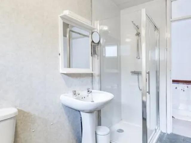 Niall Close, Birmingham, B15 3LX, United Kingdom | 4 bed apartment for rent #143110476 | Rentberry
