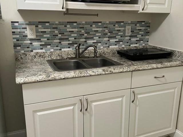 Nice clean 1 Bed 1 Bath apartment!