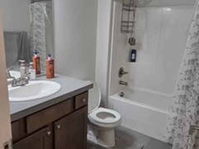Nice Clean/Quiet Townhouse