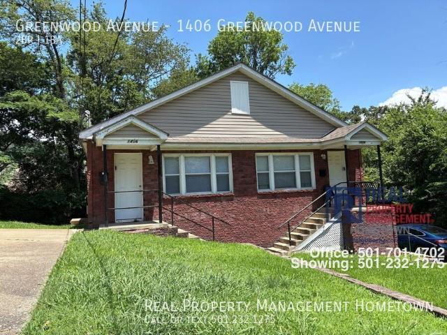 Nice Duplex In The Middle Of Town!