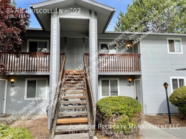 Nice down stairs apartment near Whitewater Park