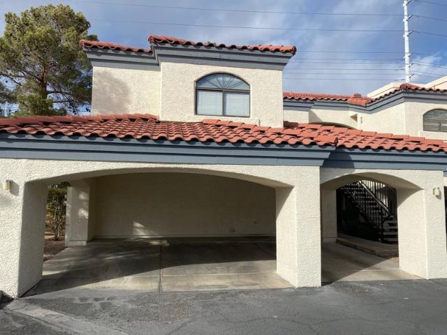 Nice DOWNSTAIRS condo in gated Enclaves. Tile thor