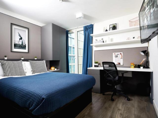 Nice double ensuite bedroom with shared kitchen in Newcastle City Centre Has a Room