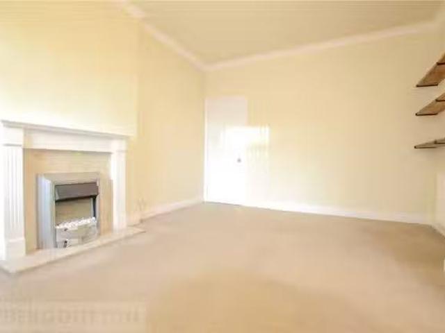 Nice Flat to rent in Towngate, Highburton, Huddersfield, West.