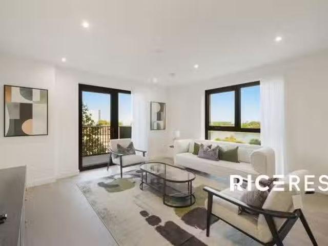 Cheap Flat to rent in Dragonfly Walk, London N4