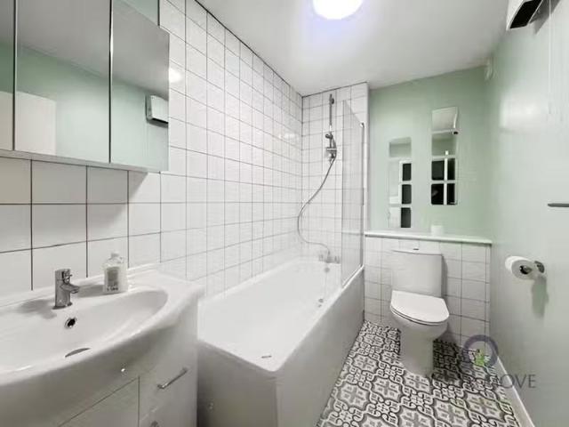 Rental! Flat to rent, Manor Road, Wallington, SM6 £1,050 pcm