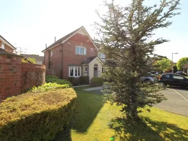 Charming Foxhill Close, Sandiway, Northwich, 3 bedroom, End Te.