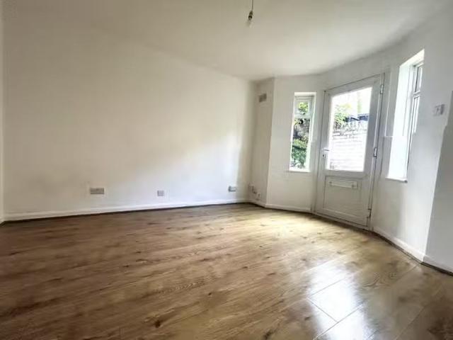 New Grove Road, LUTON
