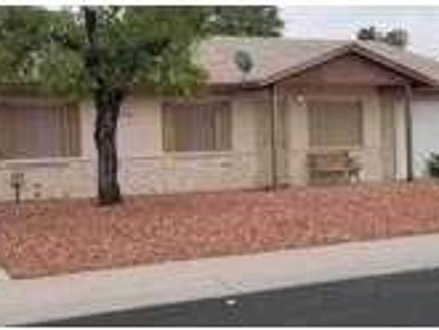 Nice home in Phoenix with a large backyard and covered patio