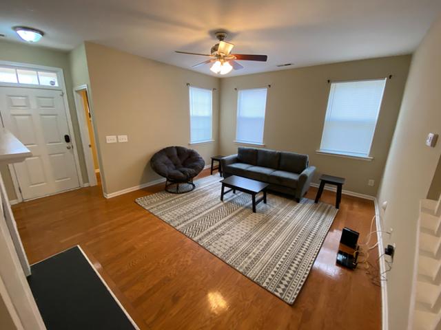 Nice home perfect for coliving offers spacious rooms, back patio and more. Located in North Raleigh about 20 minutes from RDU, 15 minutes from Downtown Raleigh and 10 minutes to Wake Forest