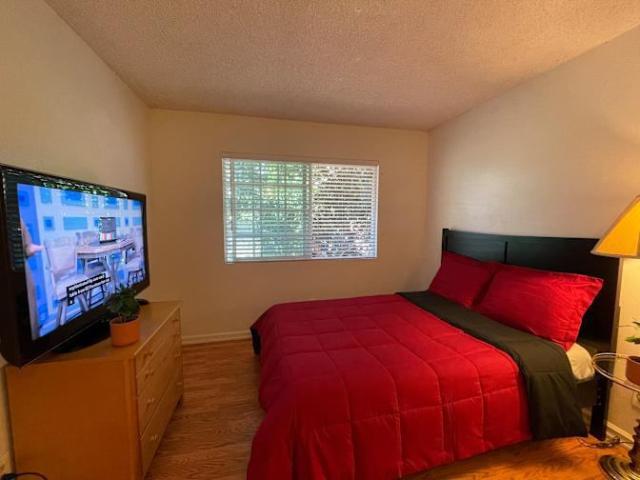 Nice House in Safe Neighborhood has Room For Rent