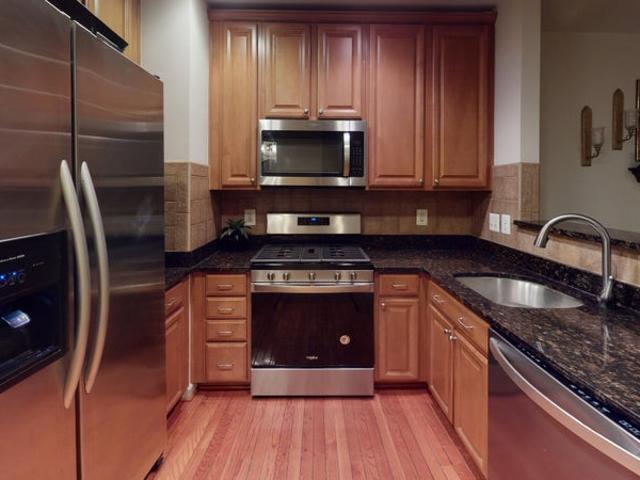 Nice Luxury Room Available 1 July 2026