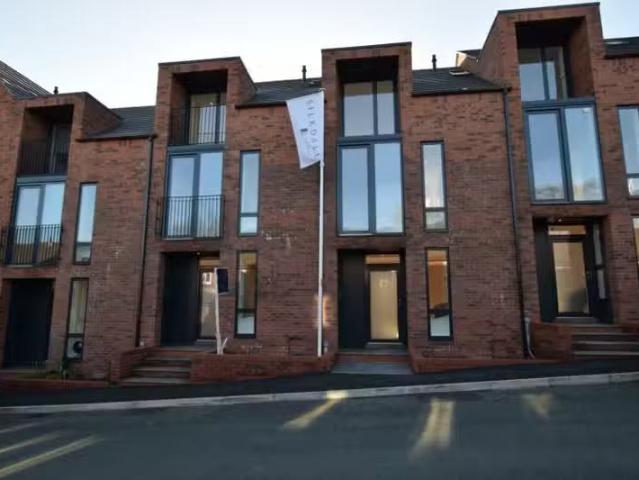 Rental! Loney Street, Macclesfield, 3 bedroom, Mews