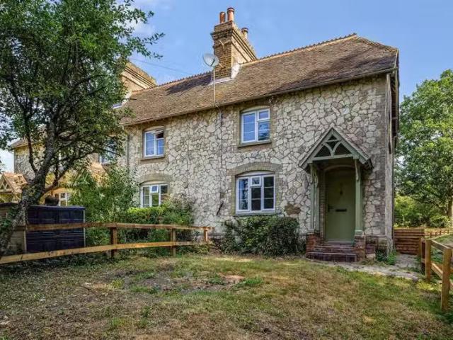 Unique Property for rent in Seale Lane, Seale, Farnham, GU10