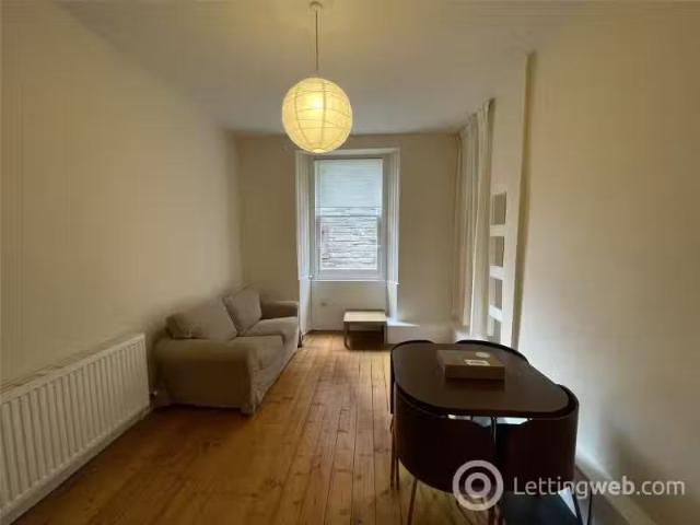 Unique Property to rent in 13/5 Smithfield Street, Gorgie, Edi.