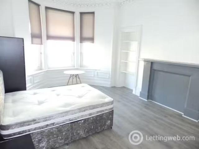 Just in! Property to rent in Bentinck Street, Kelvingrove, Gla.